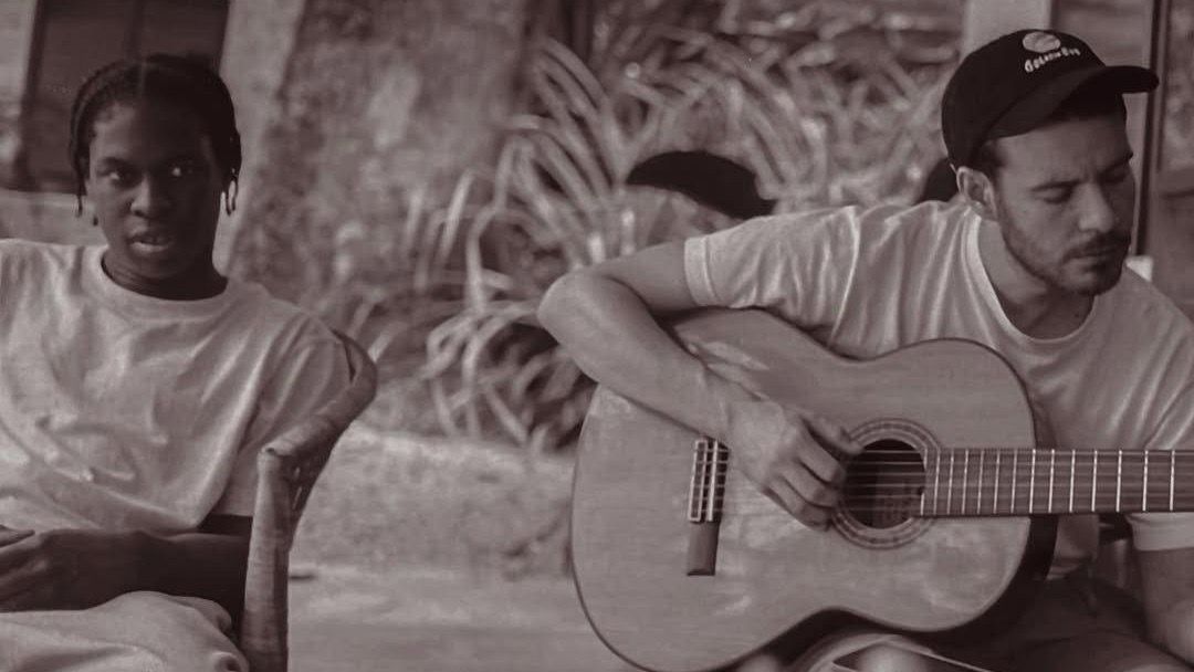 แปลเพลง : Daniel Caesar, Rex Orange County - There’s a Field (That's ...